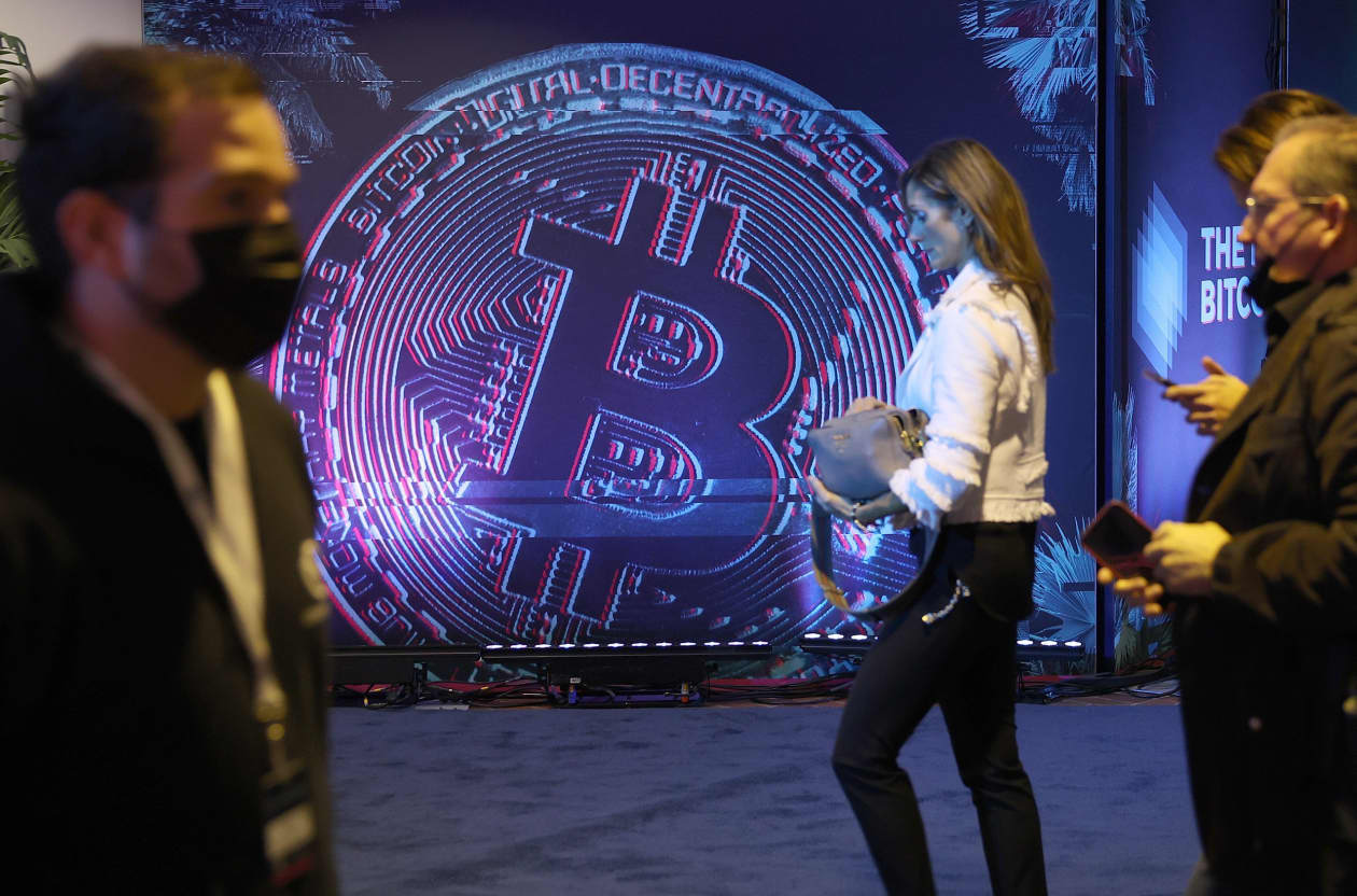 Bitcoin soars past $26,000 after SVB starts bankruptcy filing - MarketWatch