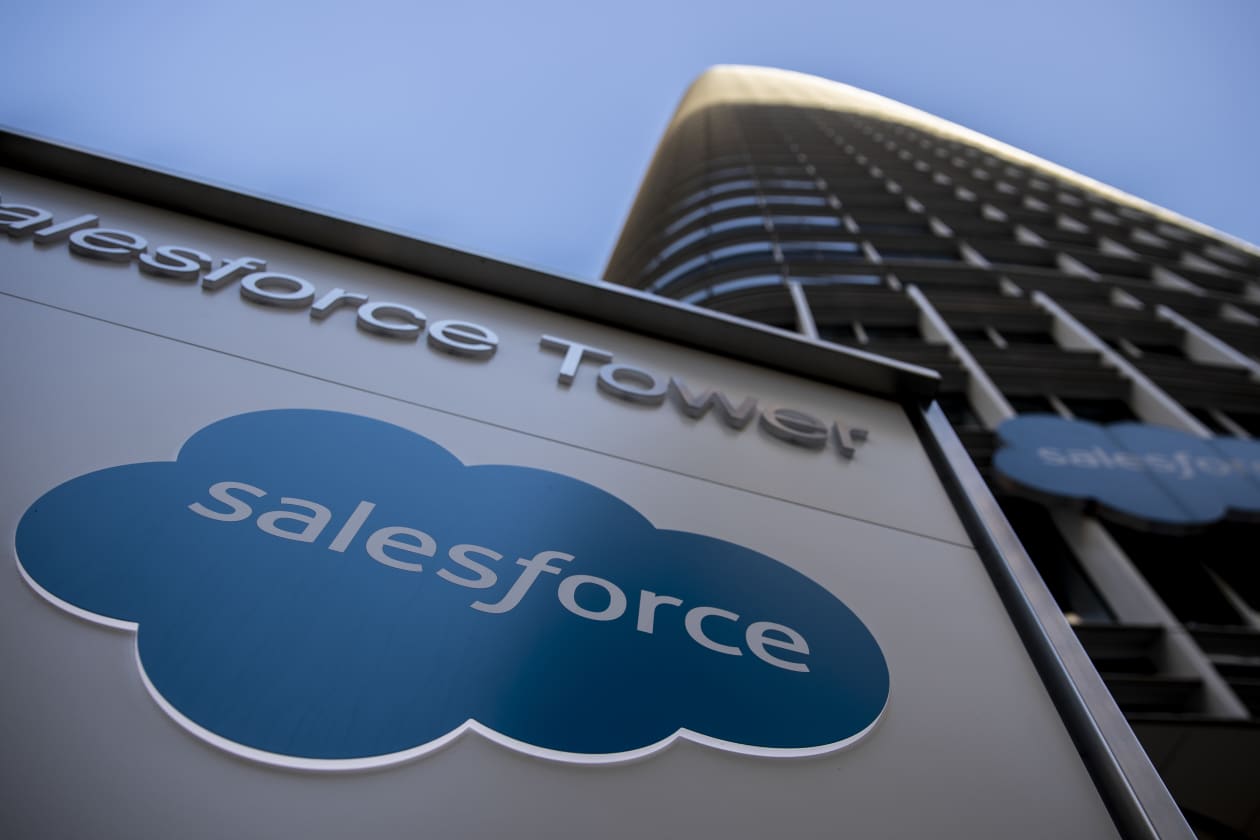 What’s dragging down Salesforce’s stock? It may be a bigger problem ...