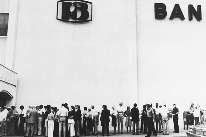 Bank runs used to be slow: the digital era sped them up - MarketWatch