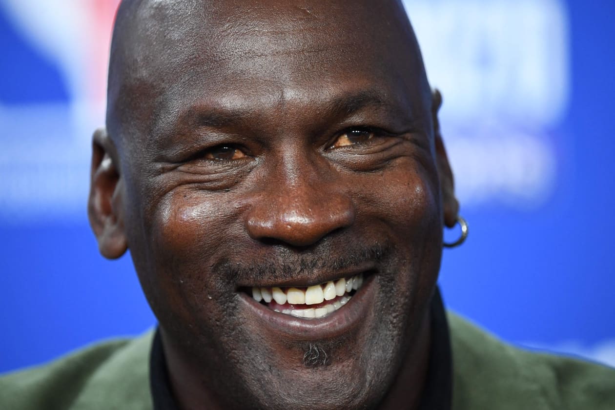 Michael Jordan in ‘serious talks’ to sell Charlotte Hornets majority ...