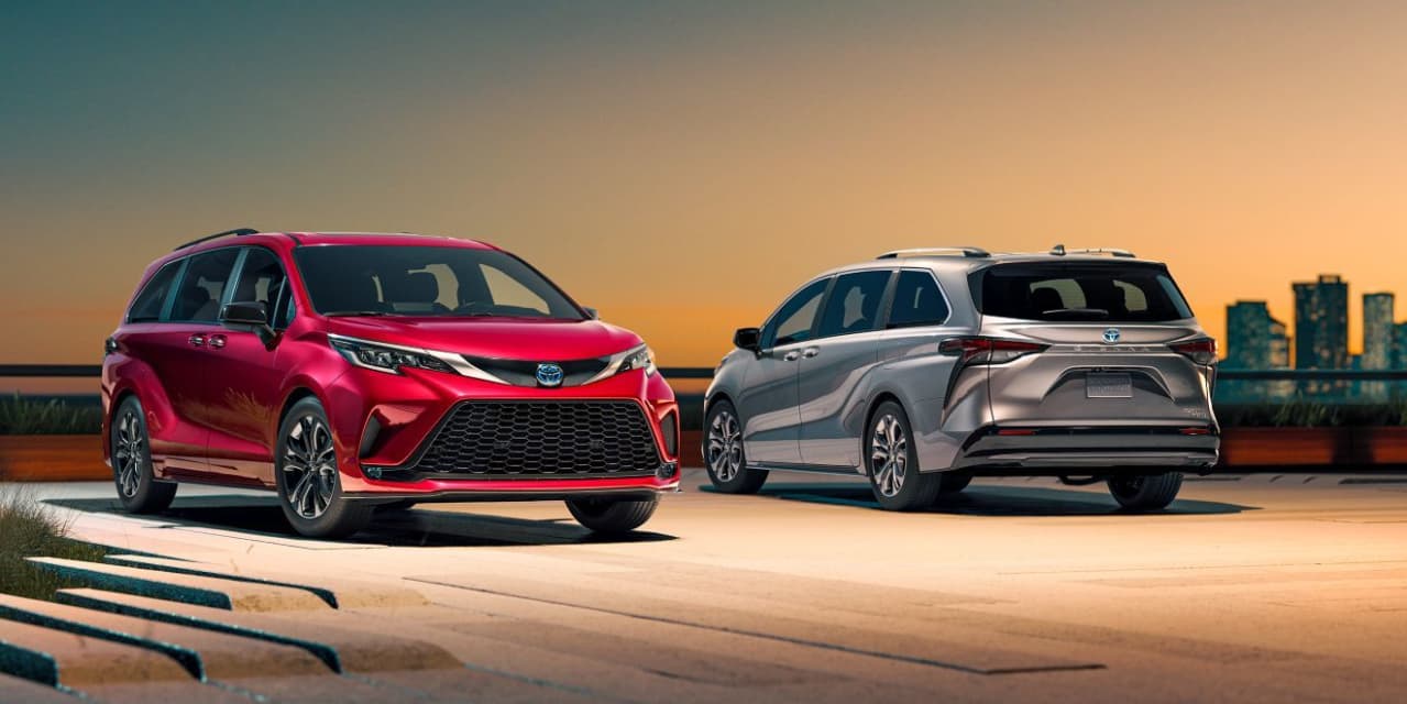 The 2023 Toyota Sienna: A family-friendly minivan with ultra-efficient ...