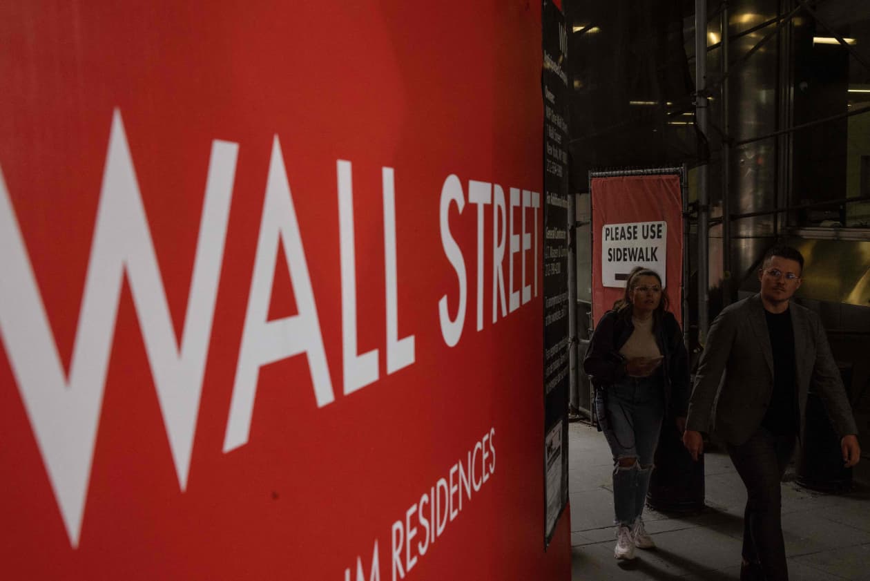 Junk-bond defaults eclipse past two years in 3 months as Wall Street ...