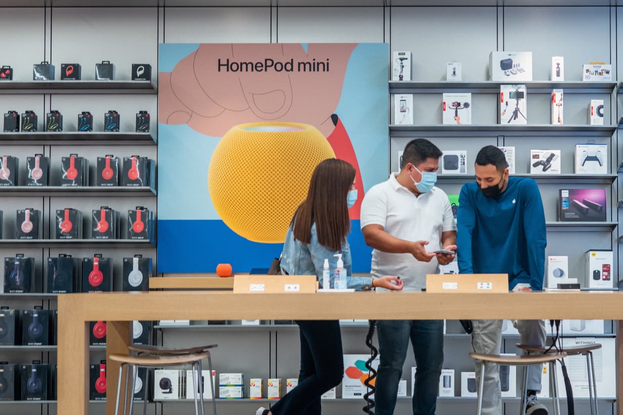 Apple accused of firing unionizing workers - MarketWatch
