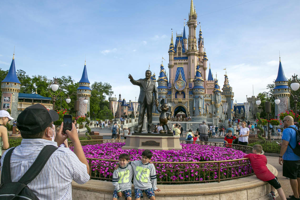 Disney CEO Bob Iger blasts DeSantis over ‘anti-business’ retaliation ...