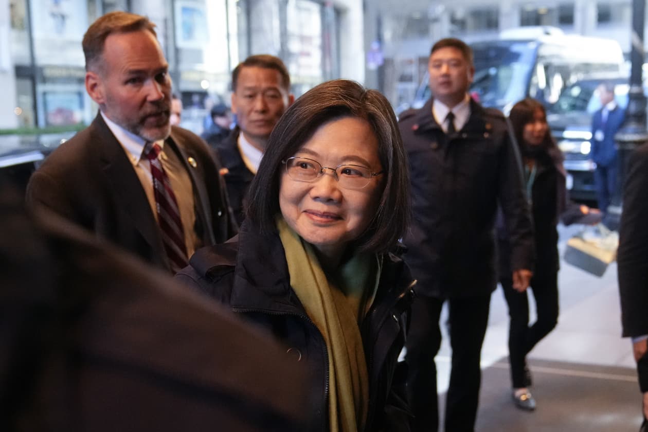 Taiwan defies China pressure before its president meets Kevin McCarthy ... Taiwan defies China pressure before its president meets Kevin McCarthy ...