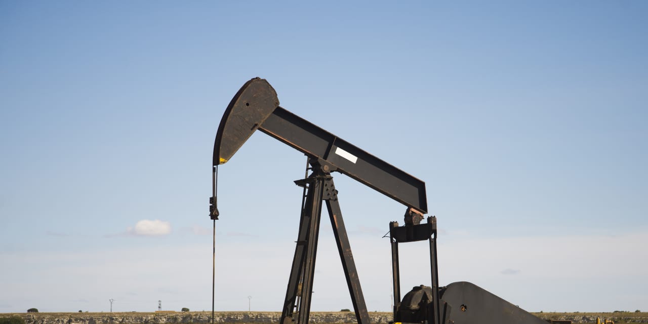 15 oil and gas stocks expected to be backed by ample cash flow through ...