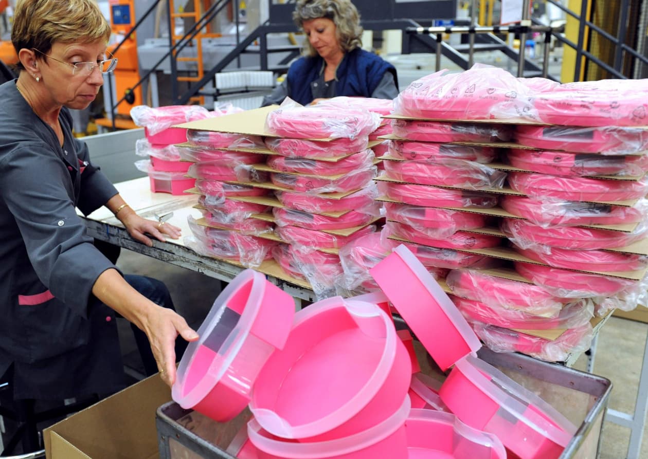 Tupperware’s stock pulls back after record rally exhibits meme-like ...