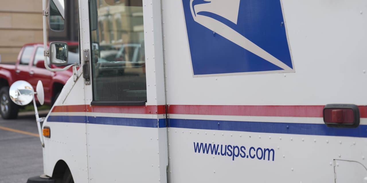 U.S. Postal Service lays out plans to cut emissions, including more EVs ...