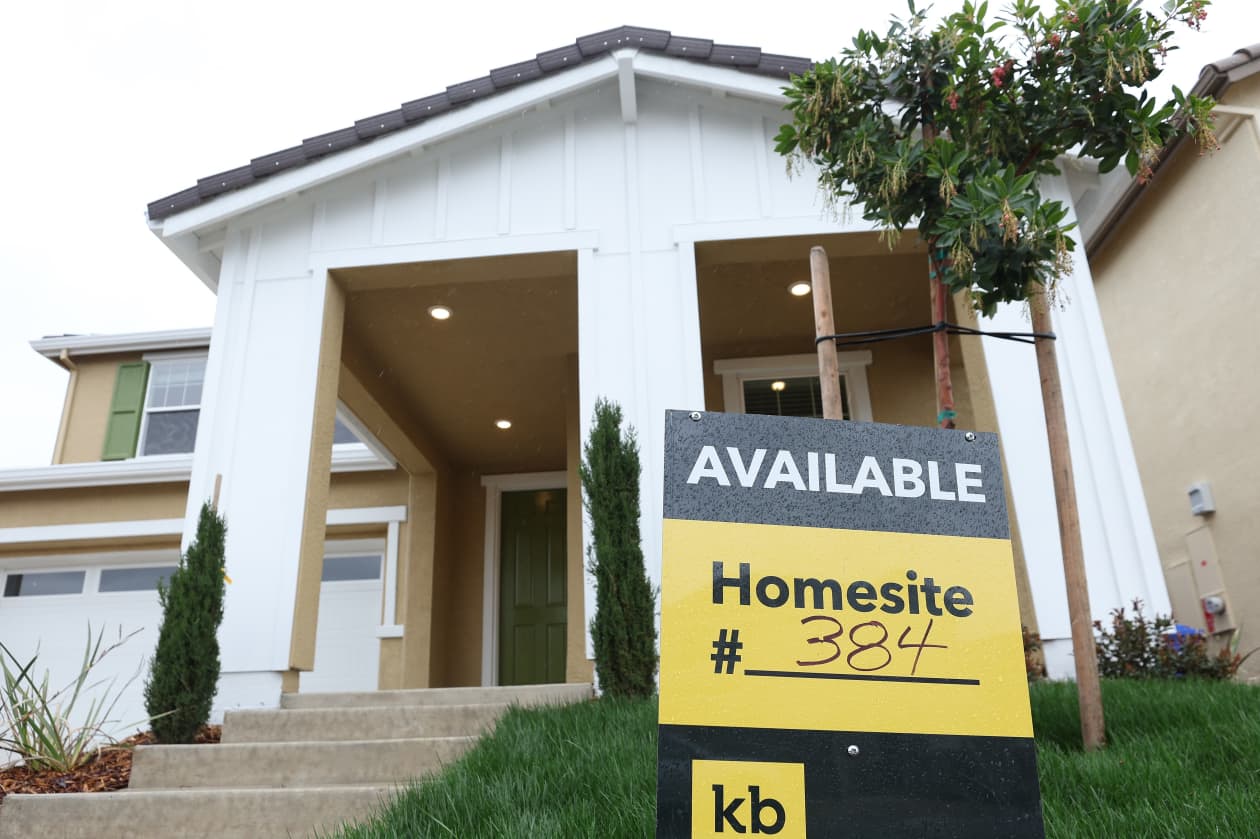 Builder confidence rises for fourth consecutive month amid low number ...