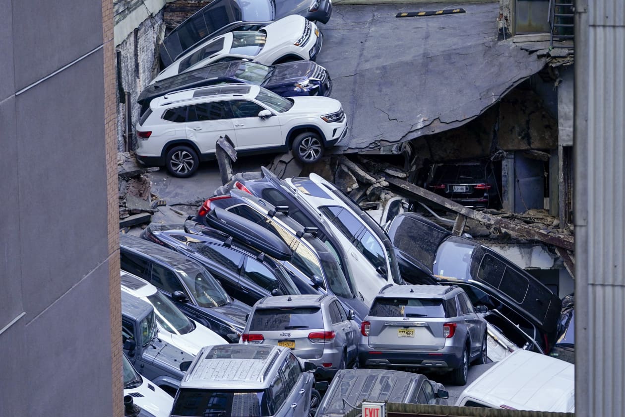 1 dead, 5 hurt as lower Manhattan parking garage collapses - MarketWatch