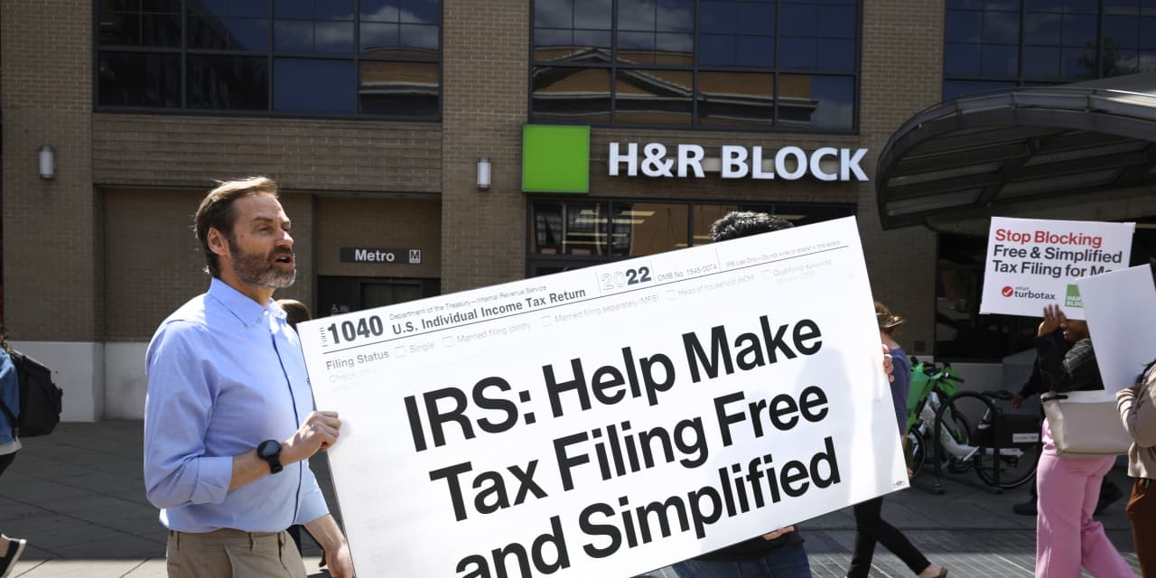 IRS explores offering a free tax-filing service. What could go wrong ...