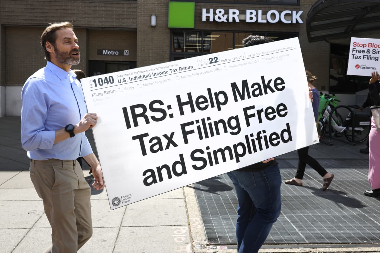 IRS explores offering a free tax-filing service. What could go wrong ...