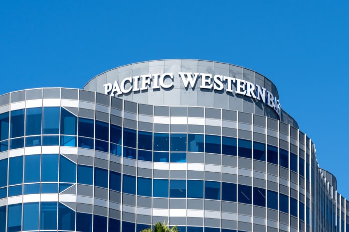 PacWest stock surges 14% as bank says deposits have been building in ...