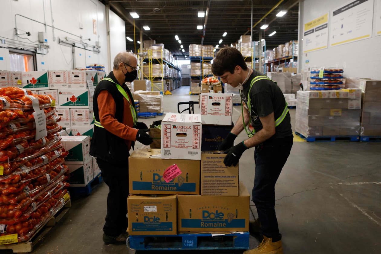 Inflation barely rises, PCE shows, but core rate is still ‘sticky ...