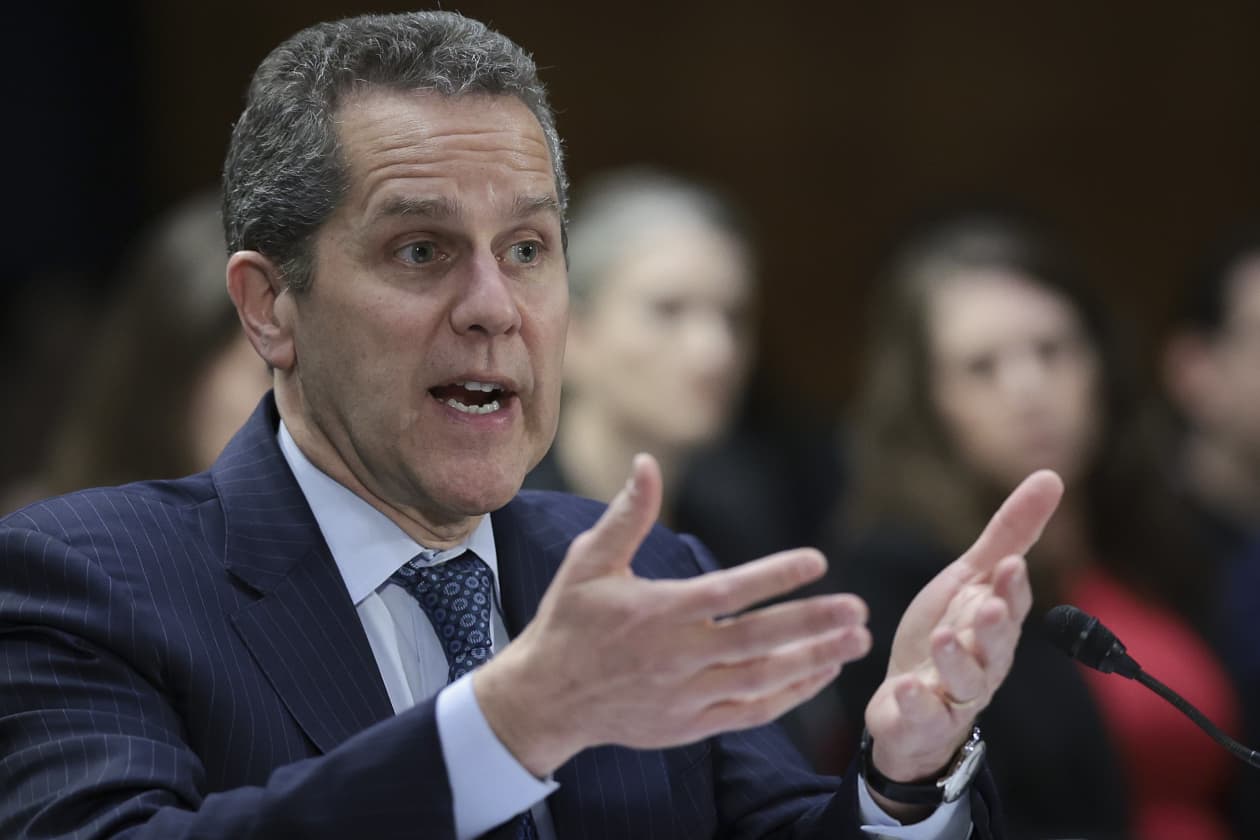 Federal Reserve plans lighter capital requirements for banks, Barr says ...