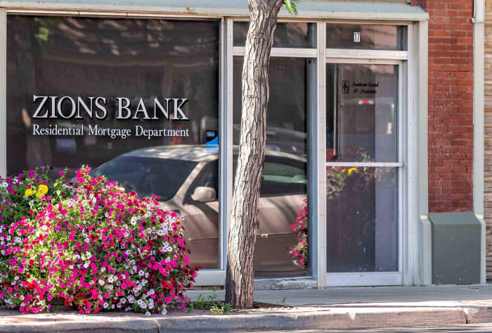 Zions Bancorp board member buys up shares amid slide in regional-bank ...