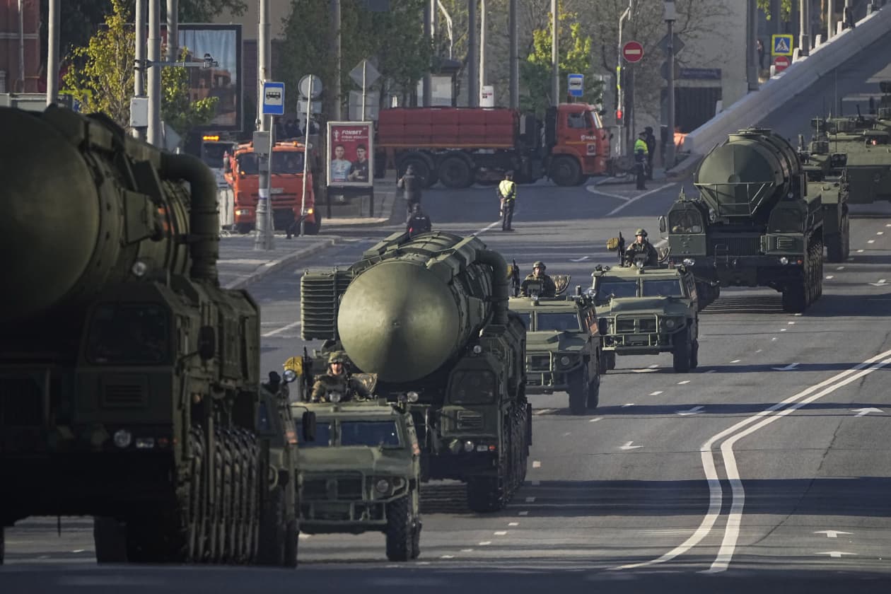 Here’s the entire tank battalion in Russia’s Victory Day parade ...