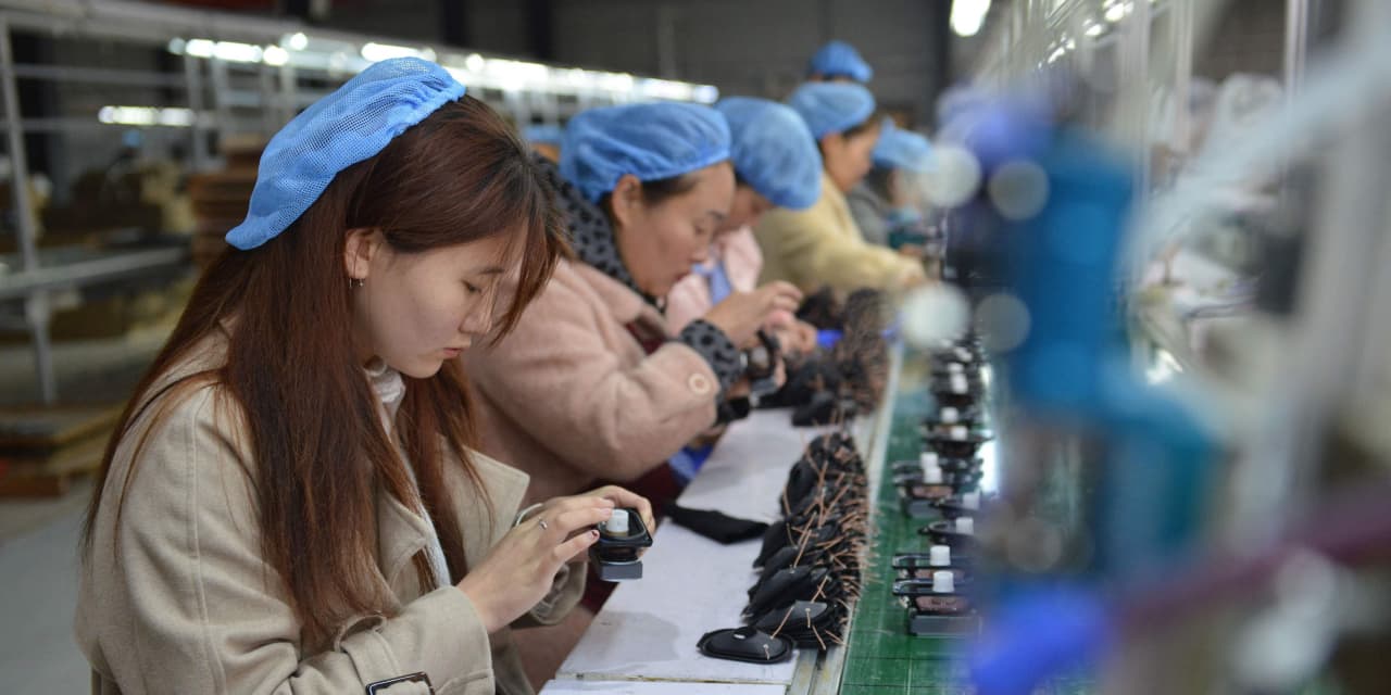 Can the stock market actually distract workers? Here’s what one novel ...