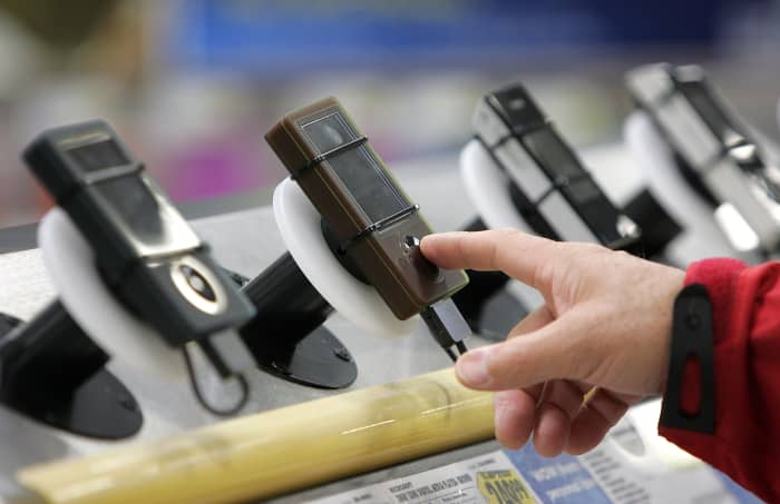 Why Microsoft is giving away a Zune MP3 player that's 15 years old ...