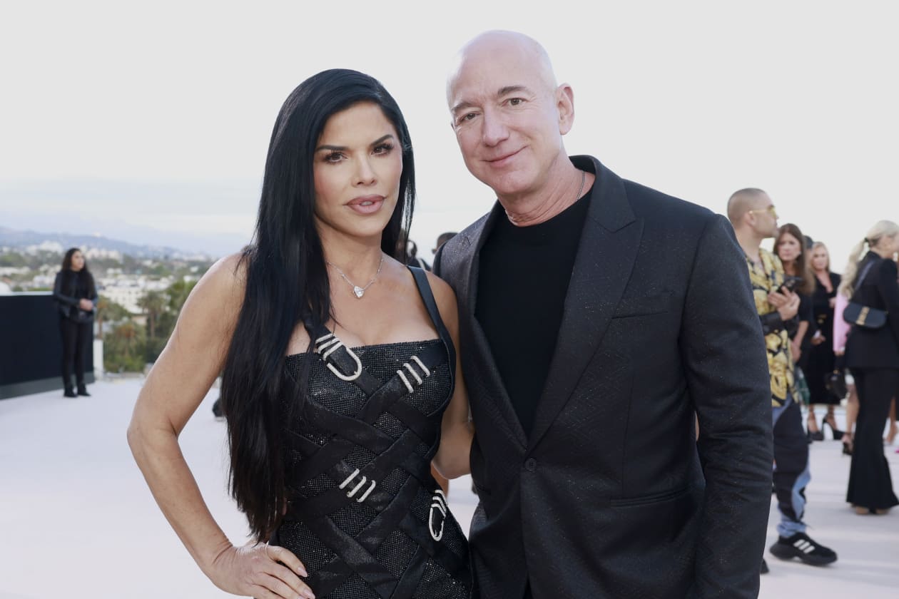 Jeff Bezos reportedly spent upwards of $5 million on Lauren Sanchez’s ...