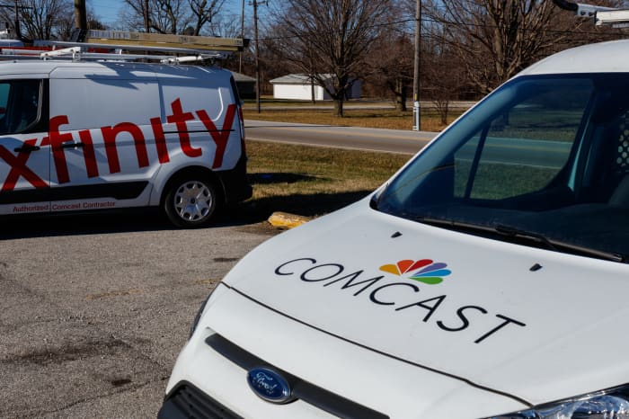 Xfinity Stream app crashes for many just as new NFL season kicks off ...