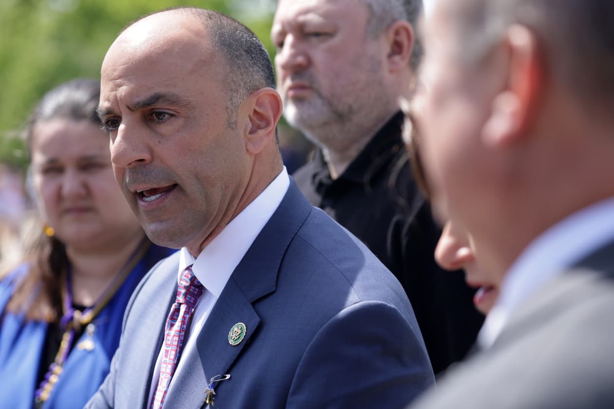 ‘It’s a pretty simple fix’: A bipartisan bill would double capital ...