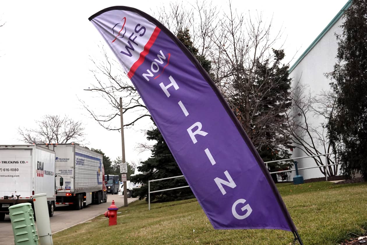 Job openings rise to 3-month high, keeping pressure on the Fed ...