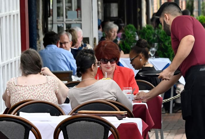 CDC says sick leave can prevent food poisoning. But how many workers ...