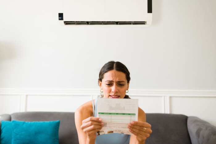 Nearly 4 in 10 Americans now struggle to pay their bills. Here's why ...