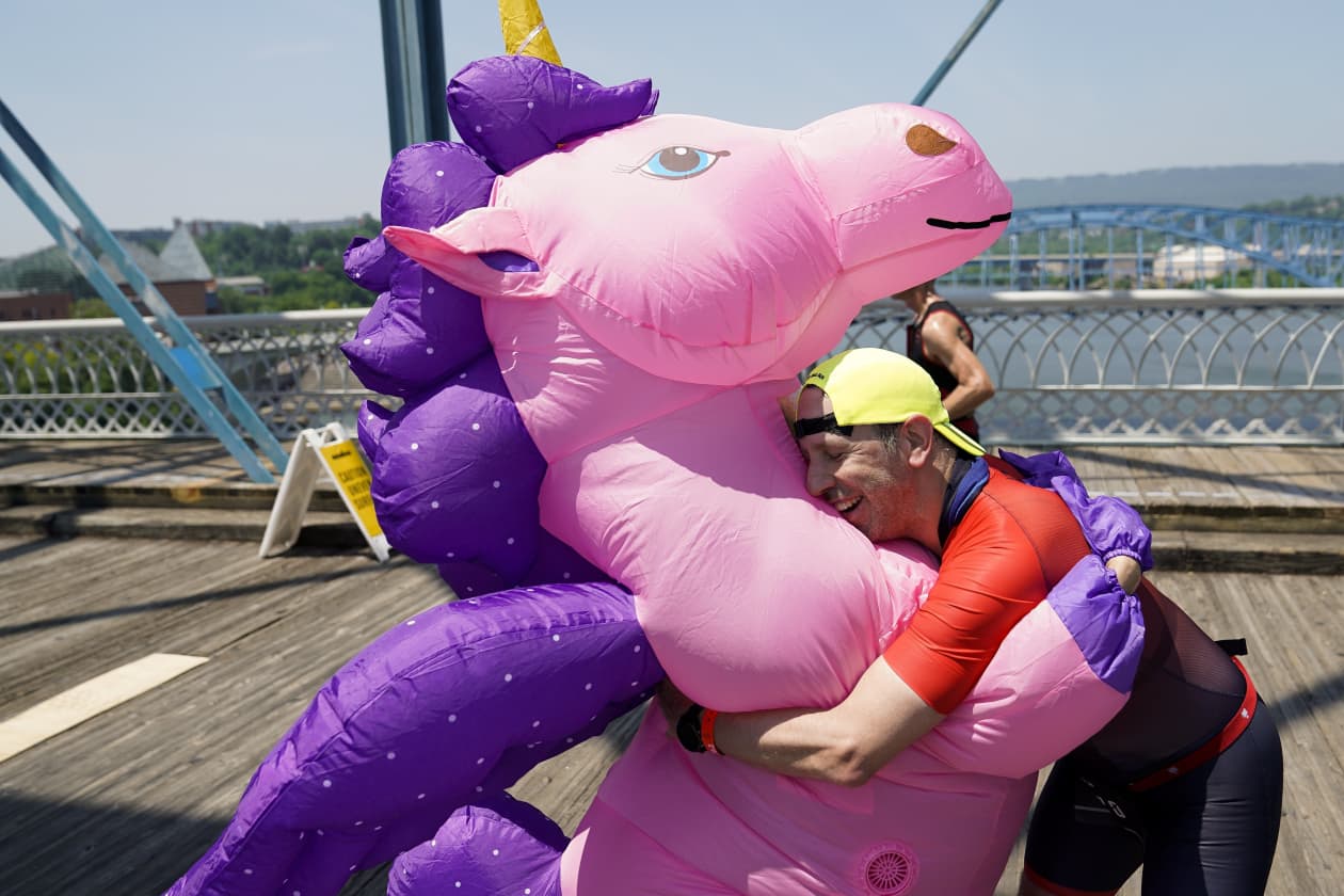 Opinion: Will AI save money-losing tech stocks from the short-sellers ...