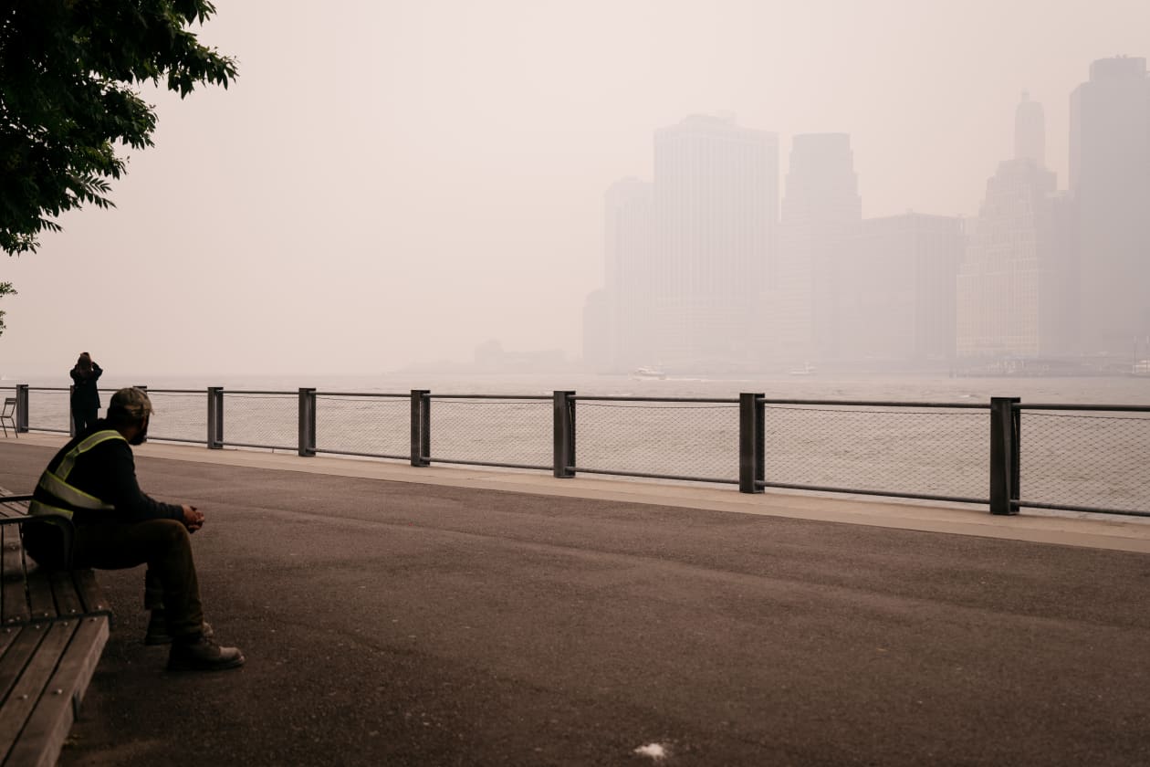 When air quality declines, low-income people and communities of color ...