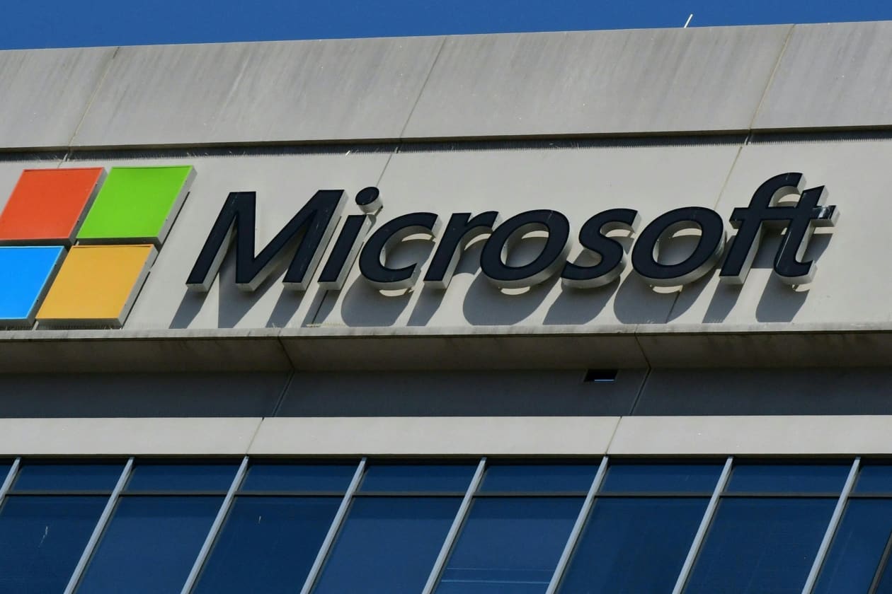 Microsoft’s stock rallies to record close as more analysts see AI ...