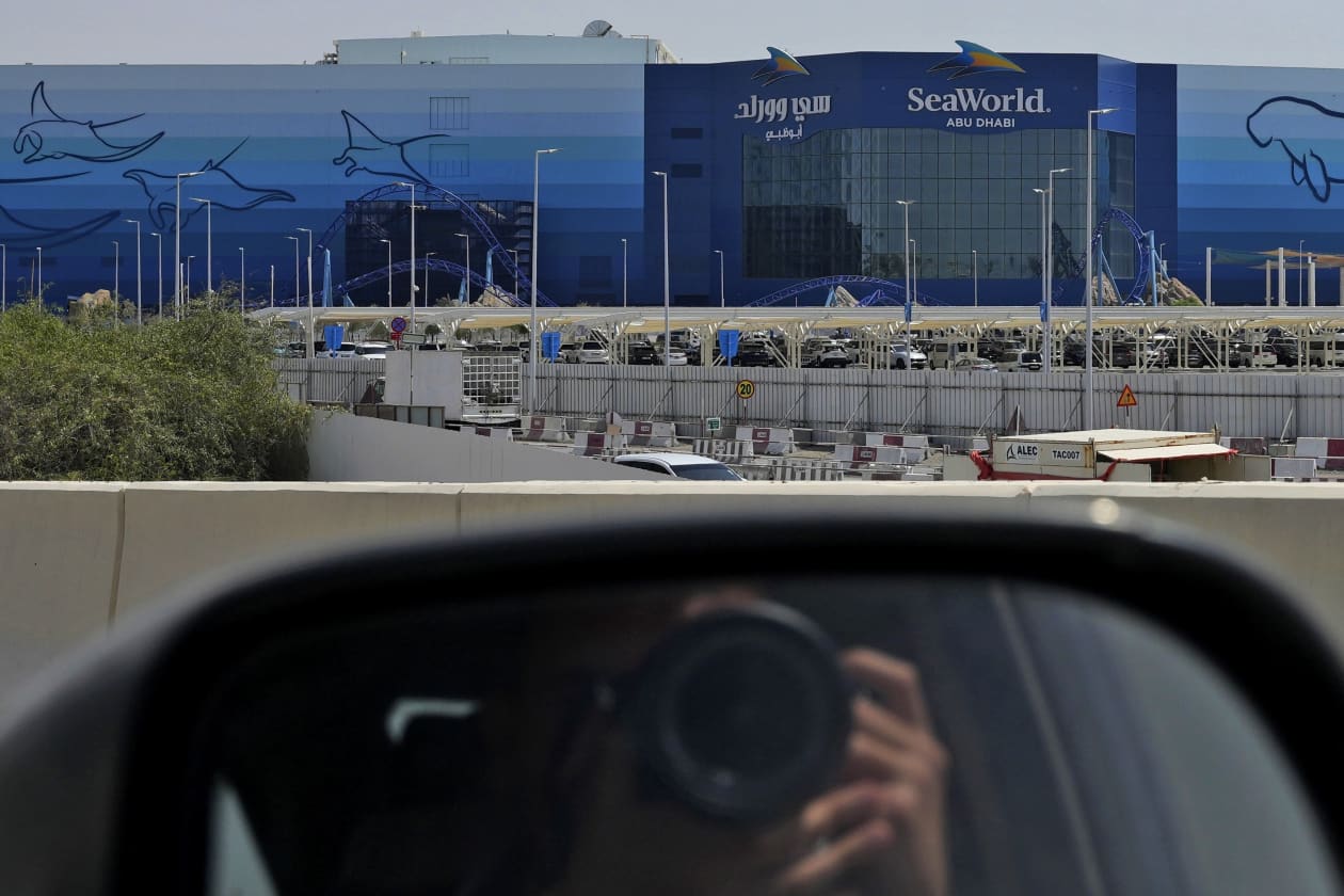 A decade after ‘Blackfish’ controversy, SeaWorld launches orca-free ...