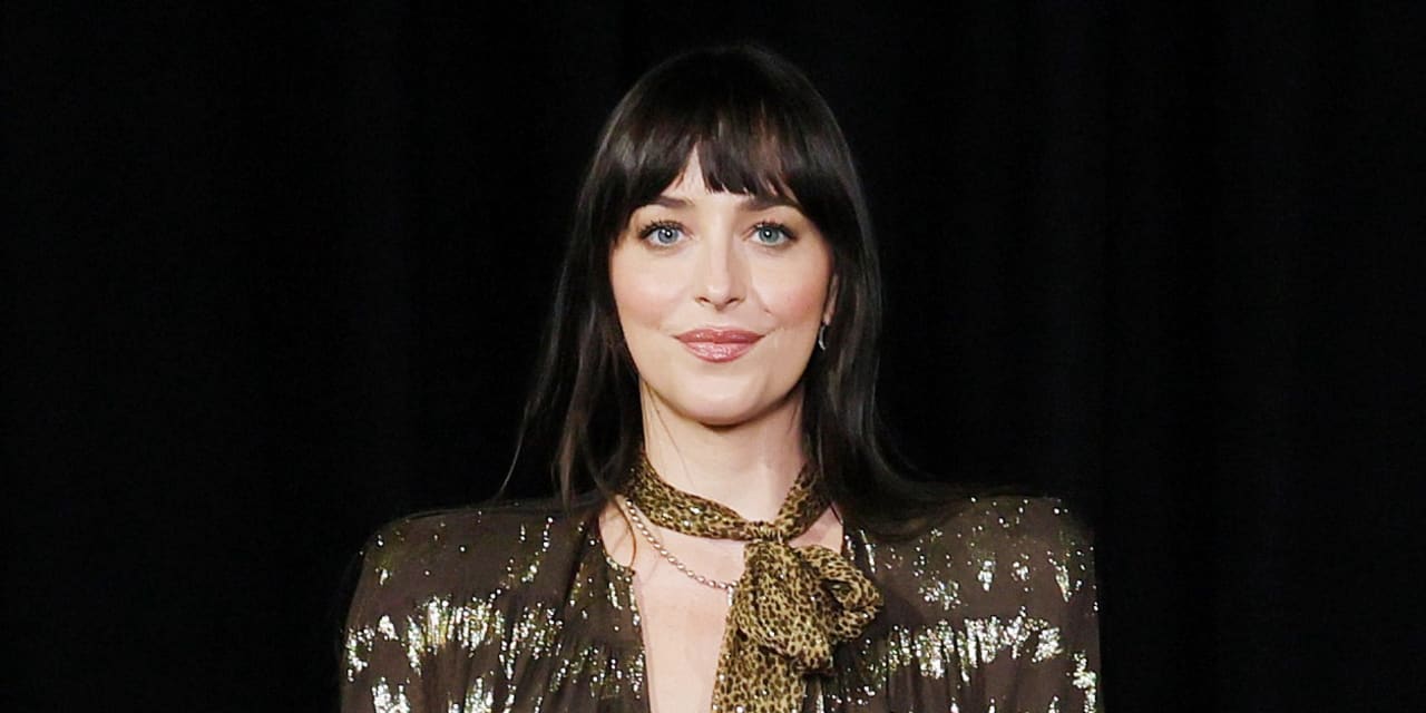 Buyer swoops in for actress Dakota Johnson’s $6 million midcentury ...