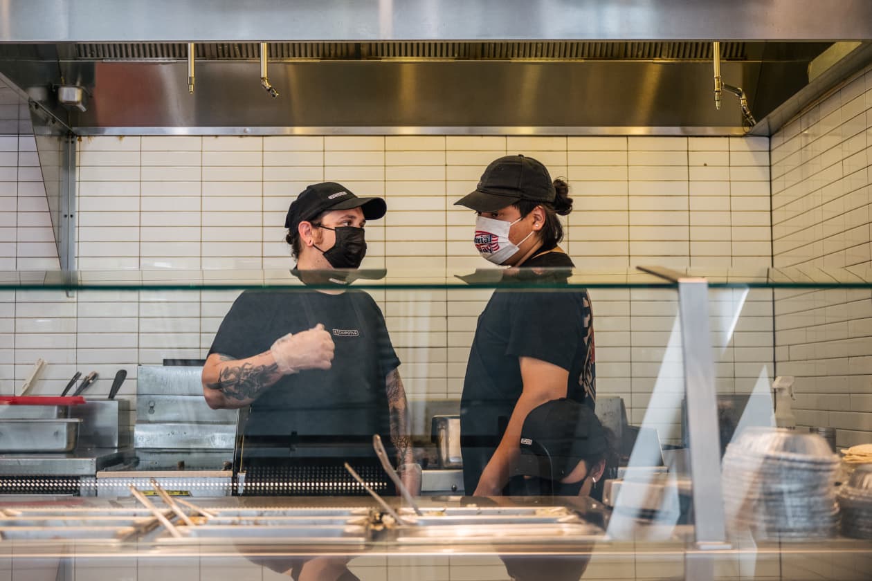 Chipotle employees are mad about being filmed for TikTok — say it won’t ...