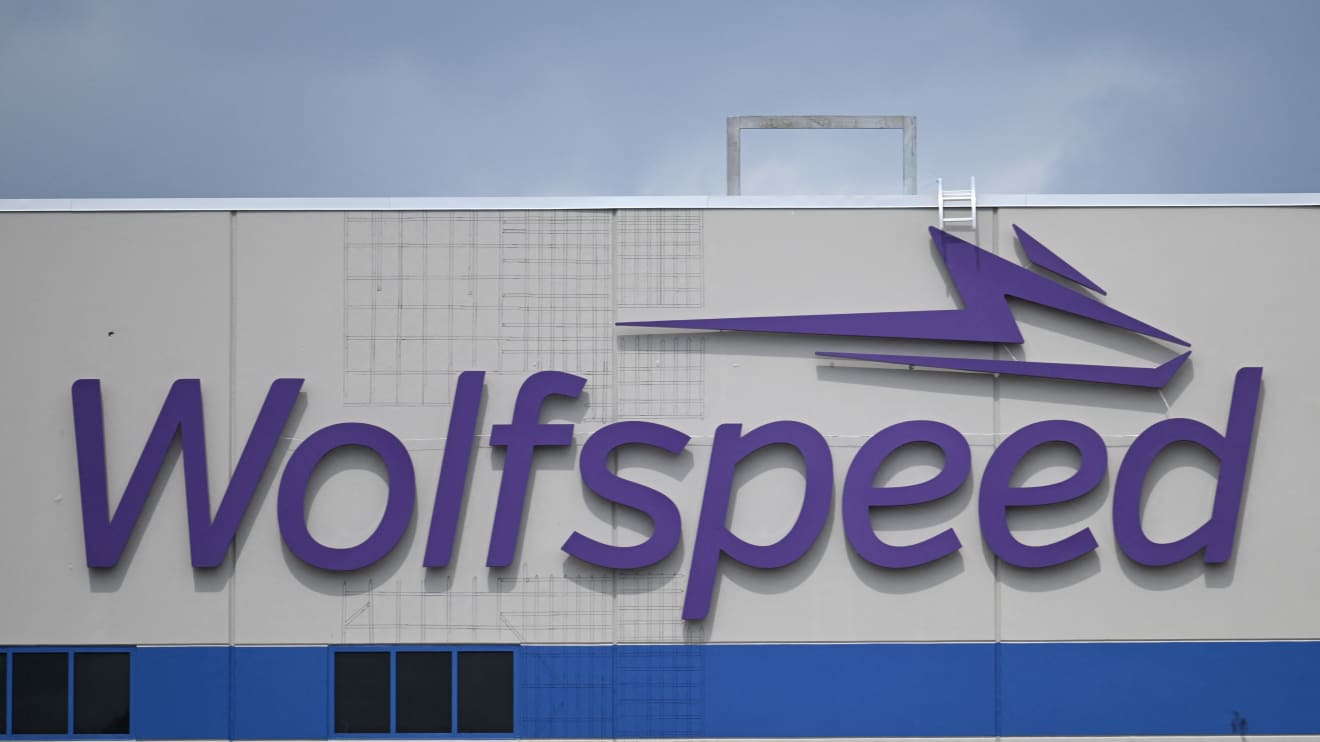 Wolfspeed’s stock sinks as silicon-carbide chip company sees swelling losses - MarketWatch