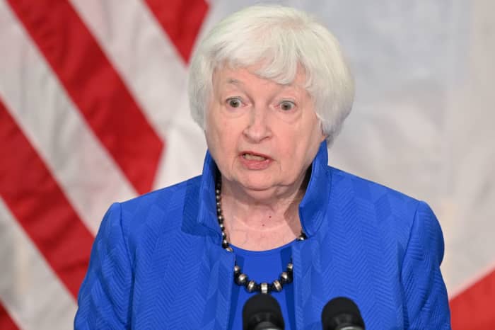 Yellen says she doesn't see signs of recession after GDP report ...