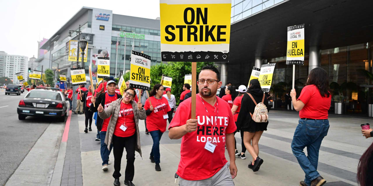 Los Angeles hotel workers strike: Companies, union remain far apart ...