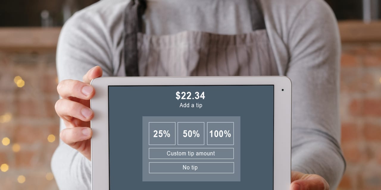 Here’s how much to tip everyone — and a list of people you should never ...