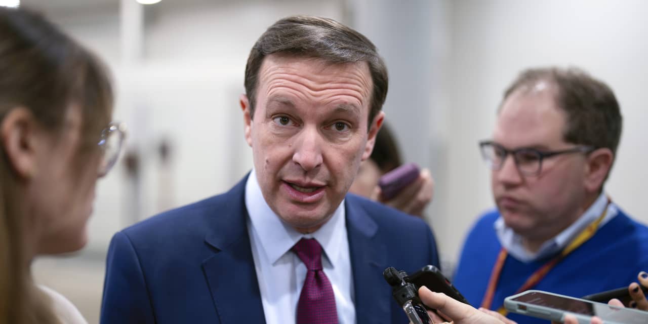 U.S. senators reach a deal on border policy bill. Now it faces an ...