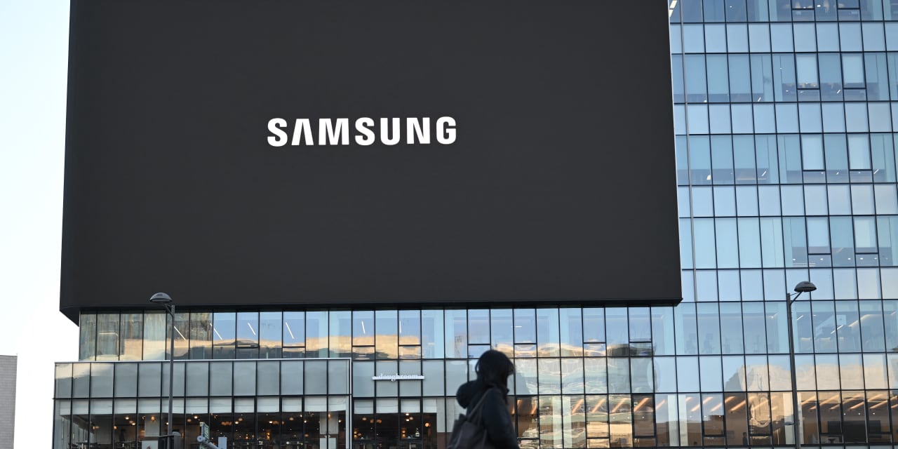 Samsung, one of the world’s hottest stocks, is hit by insider-trading ...