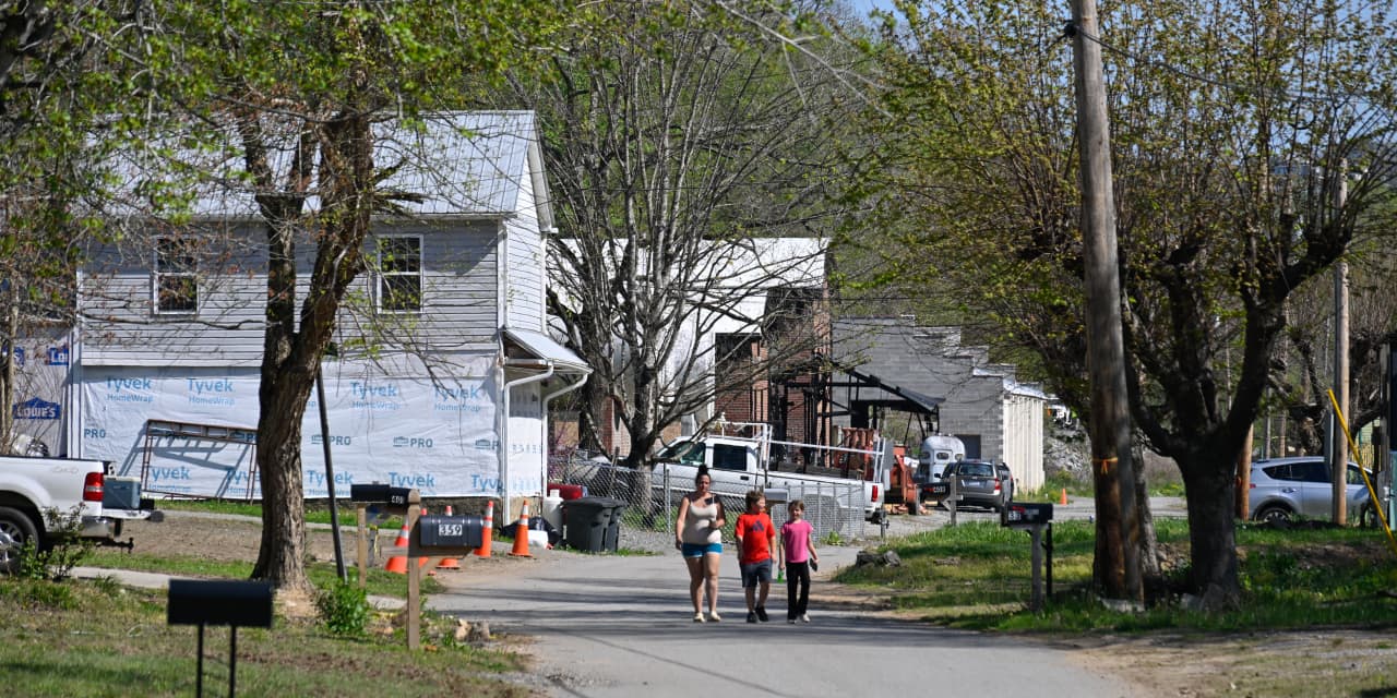 Bad news, home buyers: New construction sinks to a 6-year low. Here’s ...