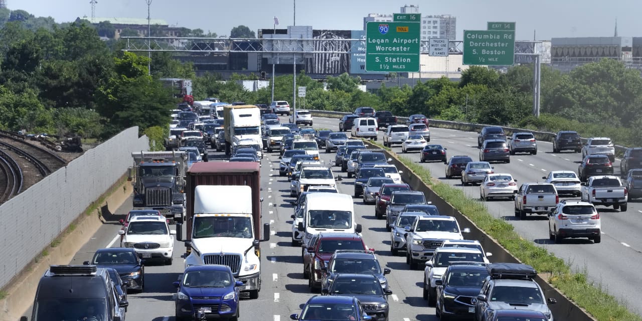 U.S. Labor Day holiday weekend air travel well underway. What you need ...