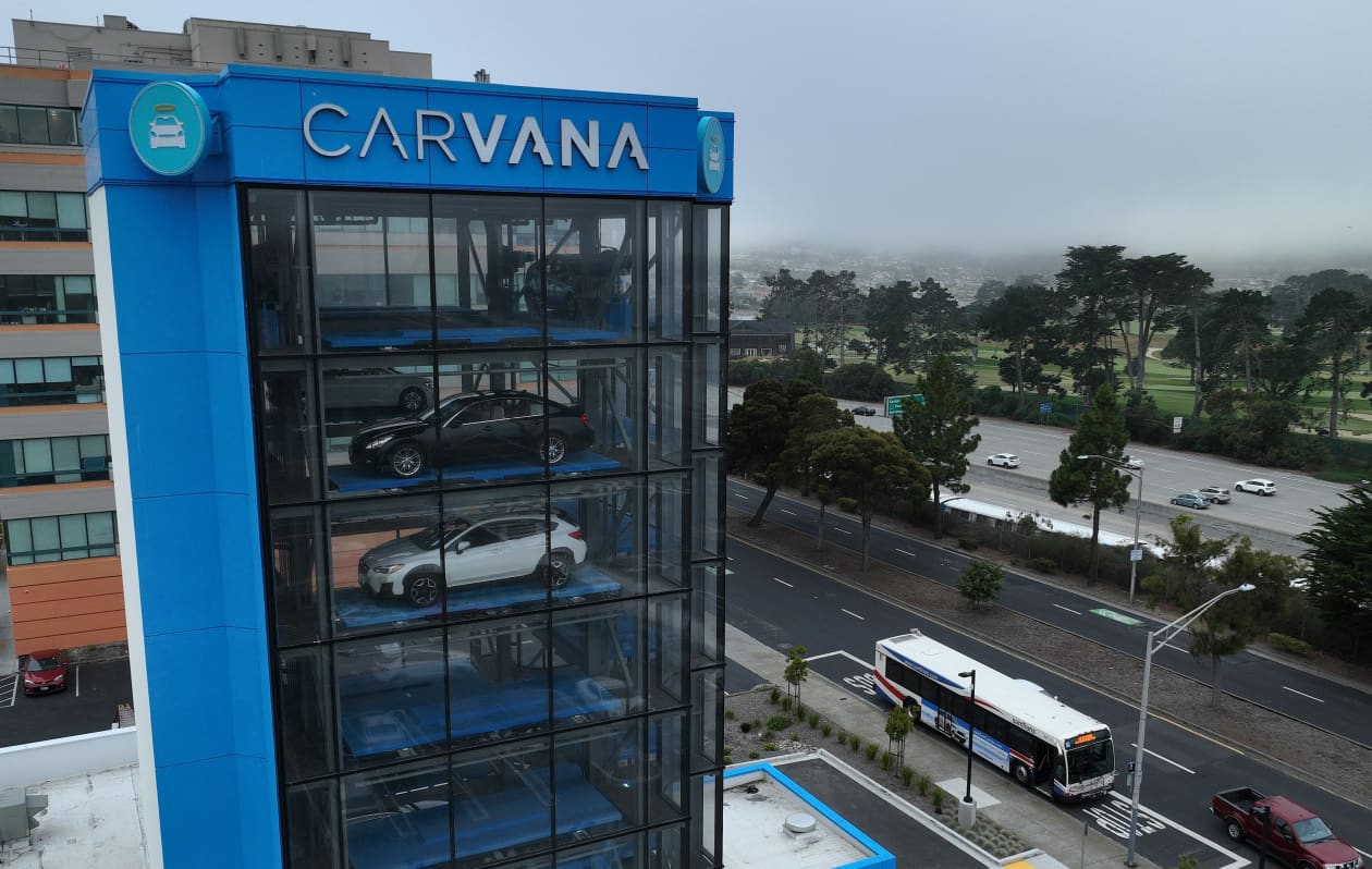 Carvana’s rousing stock rally prompts one analyst to slam the brakes ...