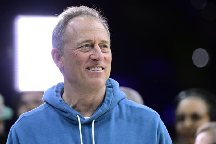 NFL owners approve $6 billion sale of Commanders from Dan Snyder to ...