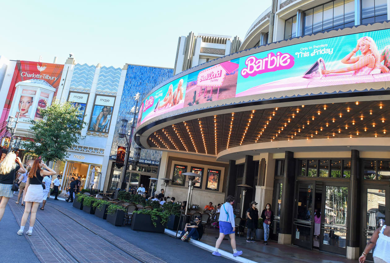 AMC shares surge after judge rejects APE conversion plan, Tesla stock ...