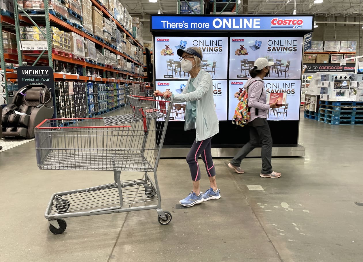 Costco’s January sales rise 4.5%, with big boost from e-commerce ...