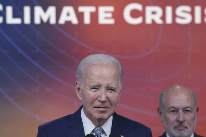 Biden, you were warned about this heat, expert says. 'Declare climate emergency' - MarketWatch