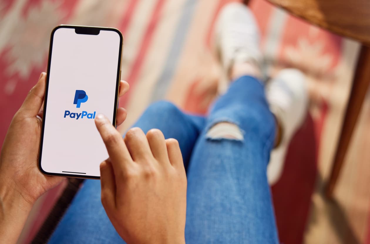PayPal’s earnings outlook disappoints as CEO says he’s looking to ...