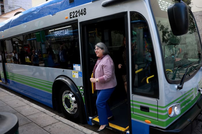 Proterra stock craters as electric-bus maker files for Chapter 11 ...